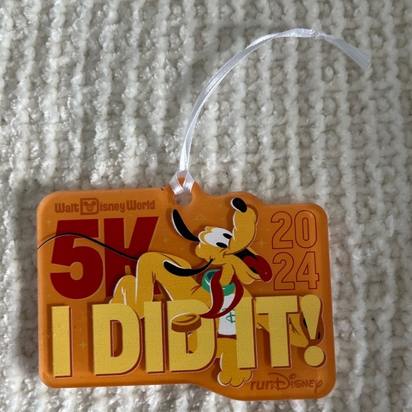 Disney | Holiday | 224 Disney Rundisney Marathon Weekend 5k Pluto Medal ...